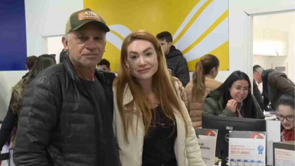MÉDICA QUE MUDOU A PASSAGEM APÓS PEDIDO DO PAI, ESTARIA NO VOO DA ...
